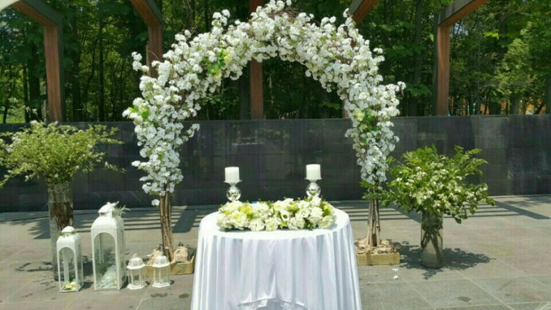 야외 웨딩아치 버진로드 조화 꽃장식대여 네이버 블로그